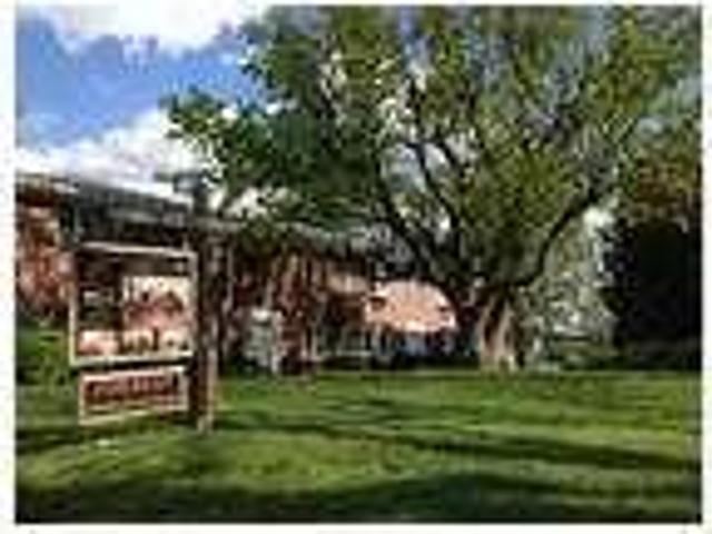 Amenities Water/Sewer/Trash/Gas Heat. Single Car Garage!