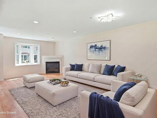 America Blvd Unit,ashland, Condo For Sale