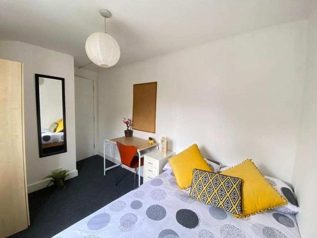 Amersham Grove Room B