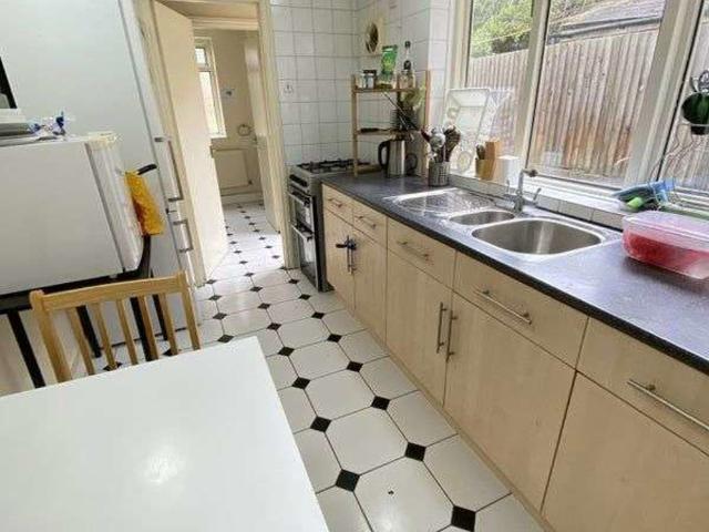 Amersham Grove Room 4