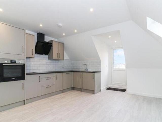 Amersham Hill, High Wycombe, 2 Bedroom Penthouse