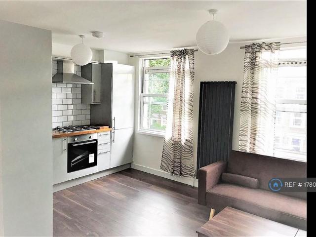 Amersham Road, London, SE14 3 bed flat to rent £3,000 pcm £692 pw