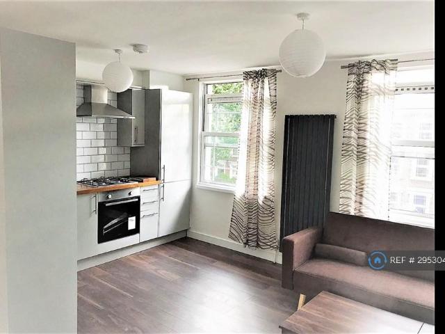 Amersham Road, London, SE14 3 bed flat to rent £3,000 pcm £692 pw