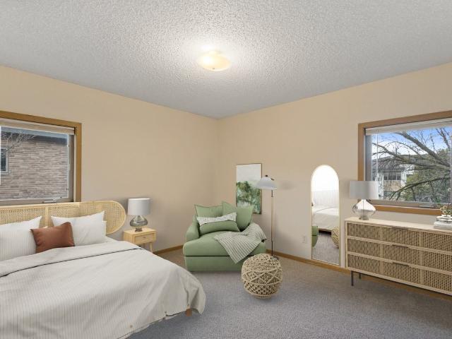 Ames Lake Neighborhood 3 Bedroom Apartment for Rent at 1144 Barclay St, St. Paul, MN 55106 Roosevelt Phalen Center