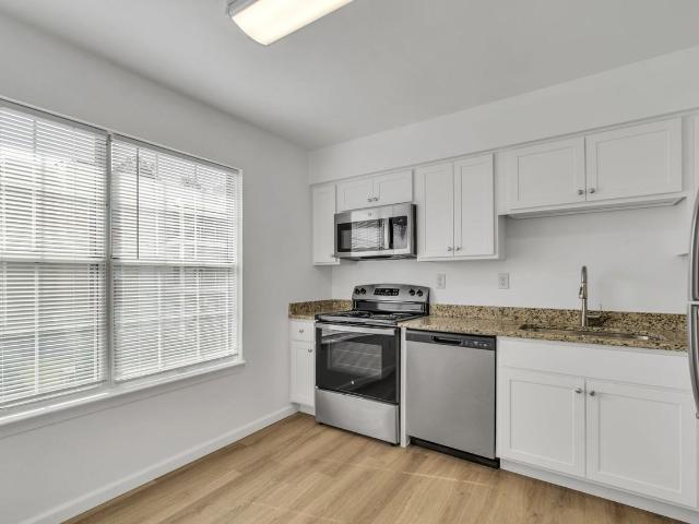 Amhurst III Apartments 1 Bedroom Apartment for Rent at 524 Aylesbury Dr, Virginia Beach, VA 23462 Northwest Virginia Beach