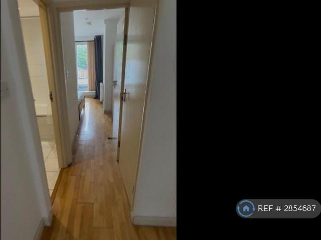 Amhurst Park, London, N16 1 bed flat to rent £1,650 pcm £381 pw