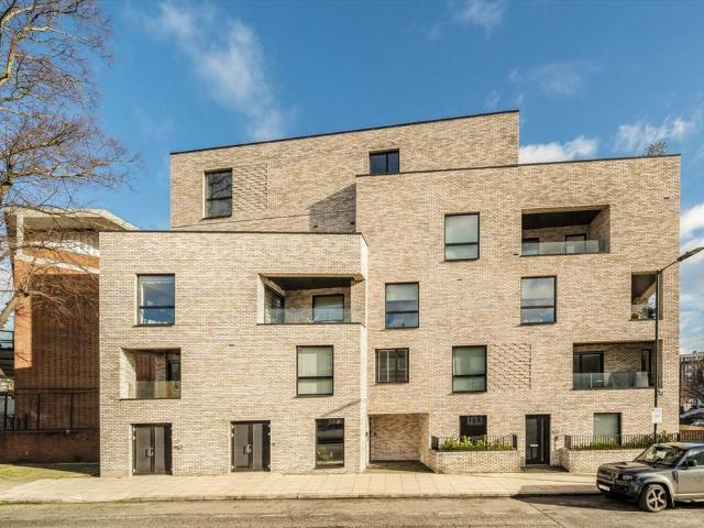Amhurst Road, LONDON N16 1 bed flat to rent £2,500 pcm £577 pw