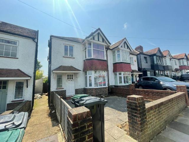 Amherst Crescent, Hove BN3, 1 bed flat to rent, £1,300 pcm | PrimeLocation