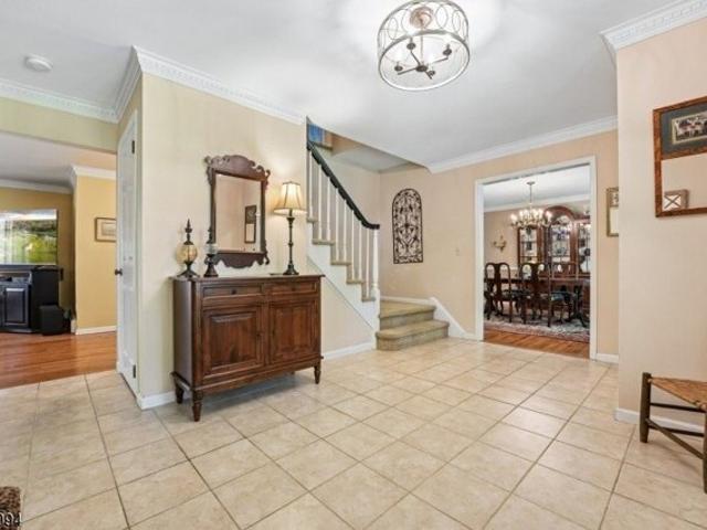 Amherst Dr, Washington Township, Home For Sale