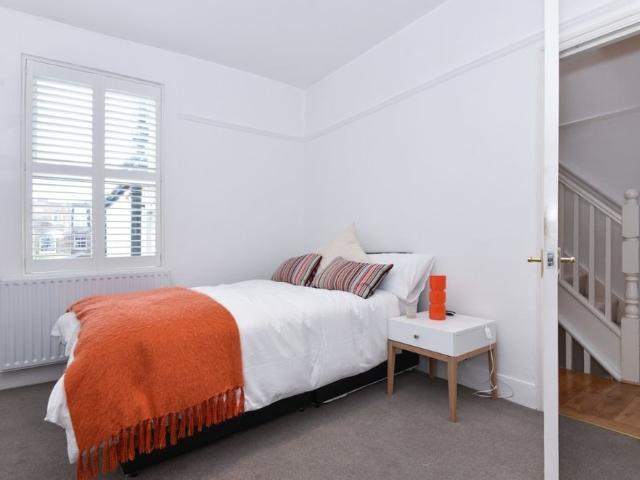 Amity Grove, Raynes Park, London, SW20
