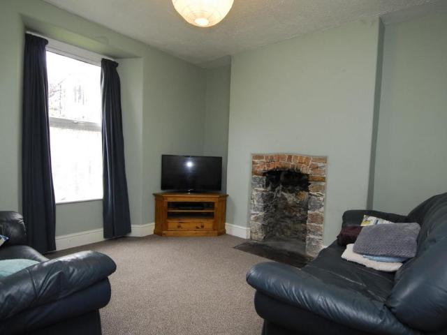Amity Place, Plymouth PL4 5 bed house to rent £2,275 pcm £525 pw