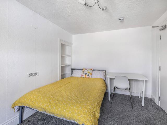 Amity Place, Plymouth PL4, Room to rent, £450 pcm | PrimeLocation
