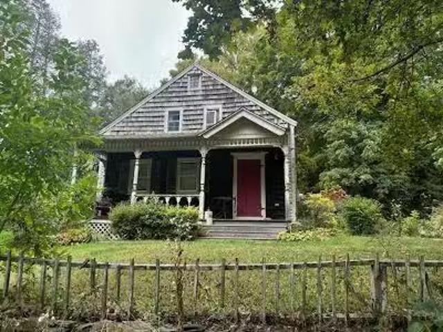 Amity Rd