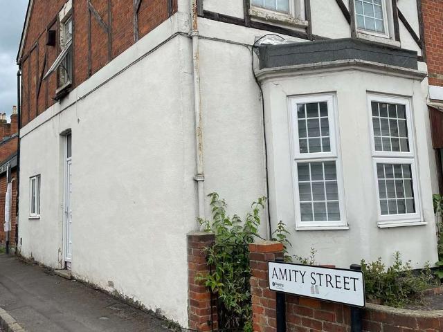 Amity Street Room 4