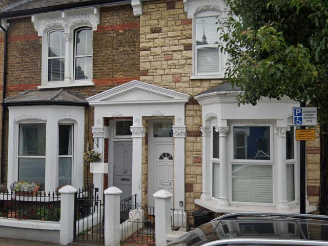 Amies Street Room 1