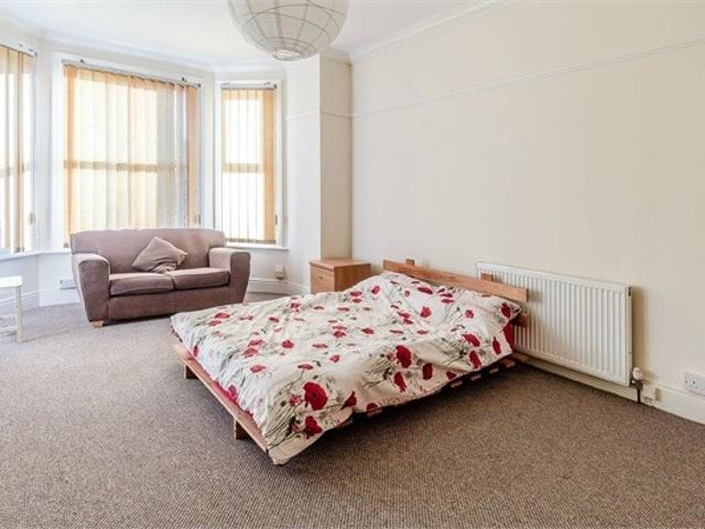Amina Way,, SE16