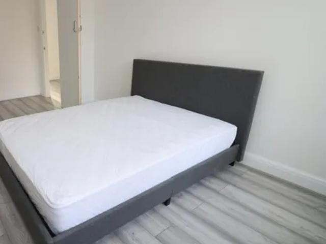 Amiri Lounge, 73 New Broadway, London, W5 5AL, United Kingdom | Room for rent #154591914 | Rentberry