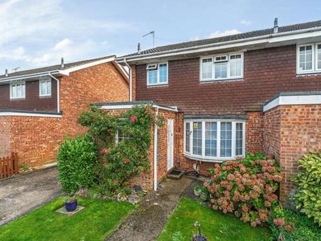 Amis Avenue, New Haw, 3 Bedroom Semi detached