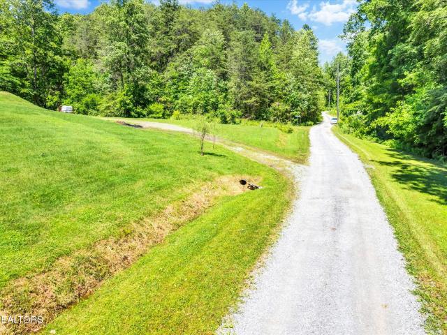 Amis Way, Sevierville, TN 37876