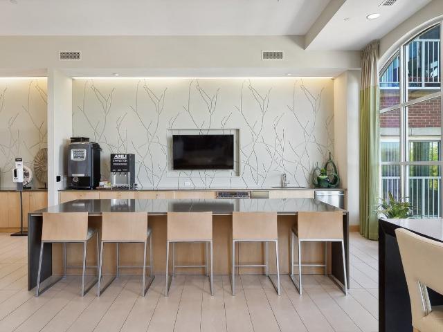 AMLI Evanston 1 Bedroom Apartment for Rent at 737 Chicago Ave, Chicago, IL 60202 Evanston