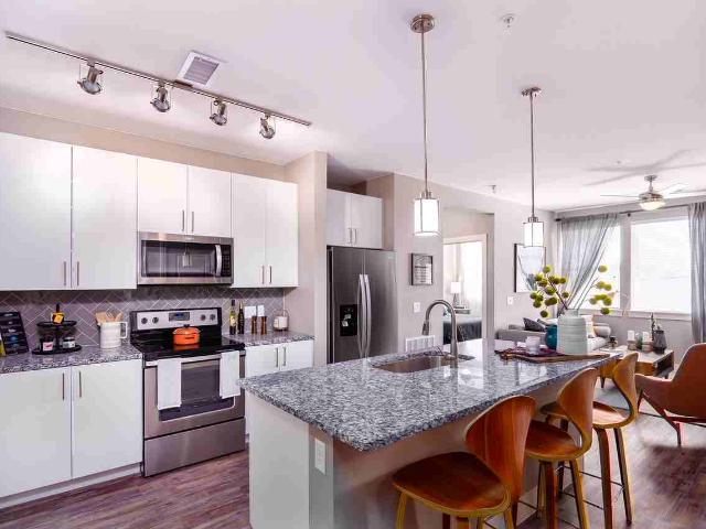 AMLI Littleton Village 1 Bedroom Apartment for Rent at 399 E Dry Creek Rd, Littleton, CO 80122