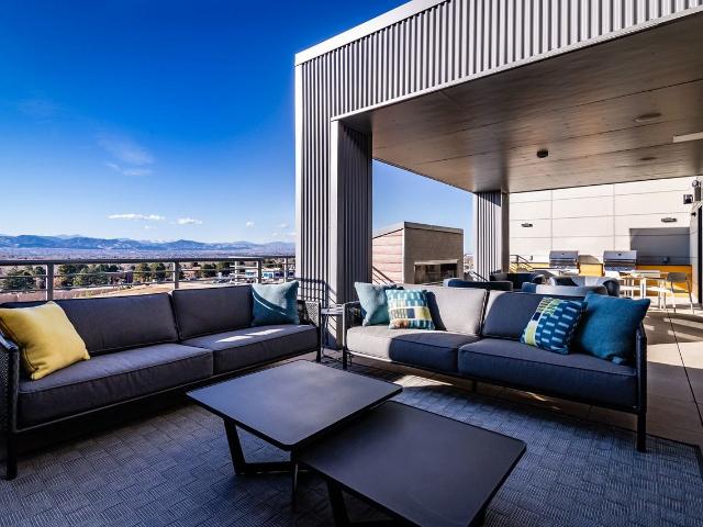 AMLI Littleton Village 2 Bedroom Apartment for Rent at 399 E Dry Creek Rd, Littleton, CO 80122
