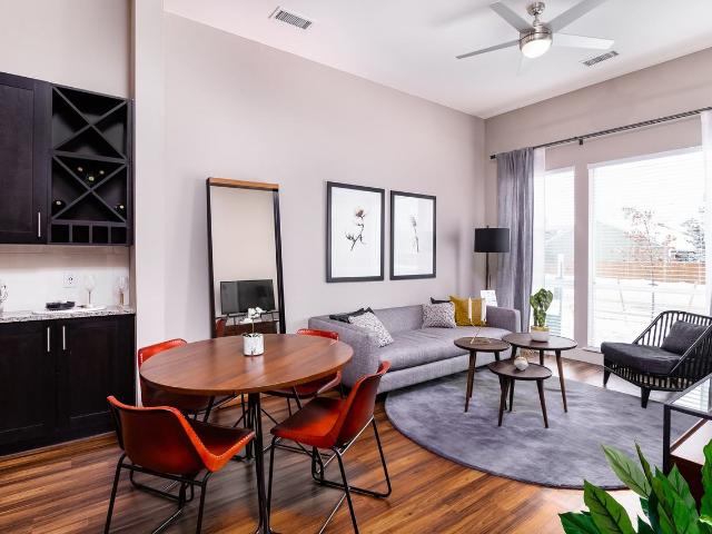 AMLI Littleton Village 2 Bedroom Apartment for Rent at 399 E Dry Creek Rd, Littleton, CO 80122