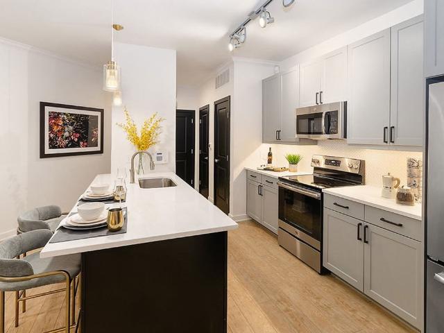 AMLI Quadrangle 1 Bedroom Apartment for Rent at 2717 Howell St, Dallas, TX 75204 Uptown