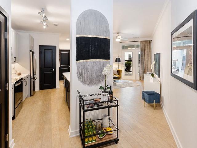 AMLI Quadrangle 2 Bedroom Apartment for Rent at 2717 Howell St, Dallas, TX 75204 Uptown