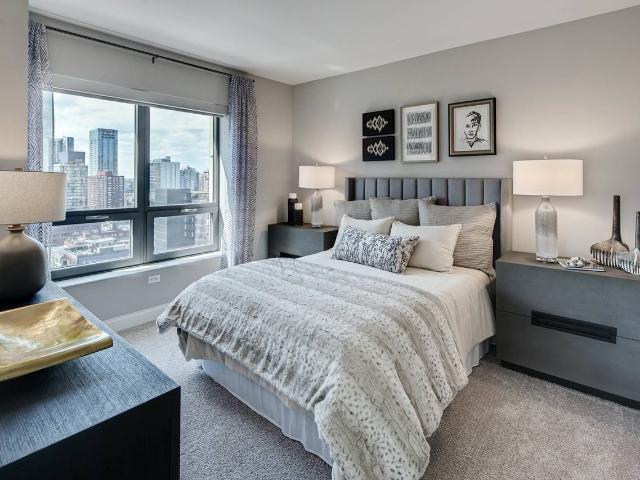AMLI River North 1 Bedroom Apartment for Rent at 71 W Hubbard St, Chicago, IL 60654 Near North Side