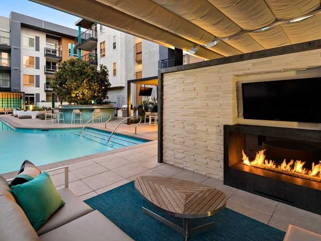 AMLI Uptown Orange 1 Bedroom Apartment for Rent at 385 S Manchester Ave, Orange, CA 92868