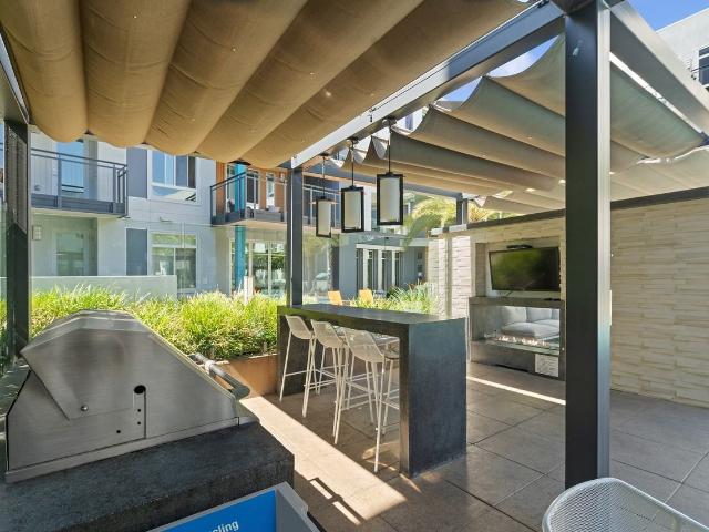 AMLI Uptown Orange Studio Apartment for Rent at 385 S Manchester Ave, Orange, CA 92868