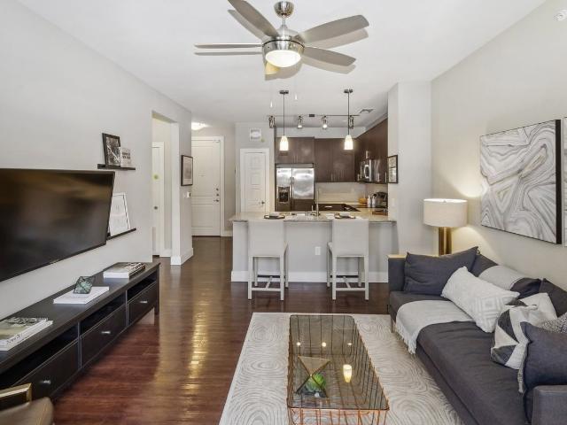 AMLI West Plano 2 Bedroom Apartment for Rent at 5961 W Parker Rd, Plano, TX 75093