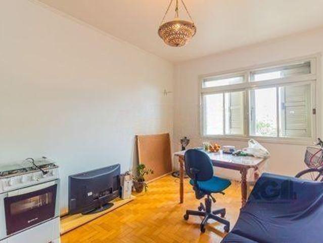 Ampla apartamento 3 dormitorios,living 2 ambientes na Cidade Baixa, com 2 garagem