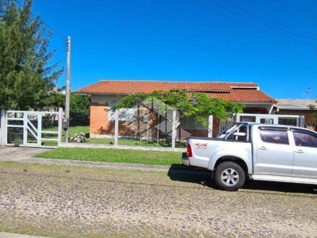 Ampla casa mobiliada, na praia, de Rainha do Mar