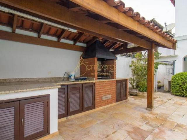 Ampla casa na Vila Tramontano região do Real Parque, 5 suítes, 6 vagas