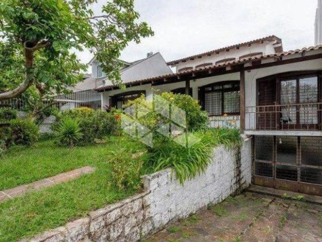 Ampla casa no bairro Tristeza 3 dormitórios R General Rondon, proximidades da Rua dias de Carval