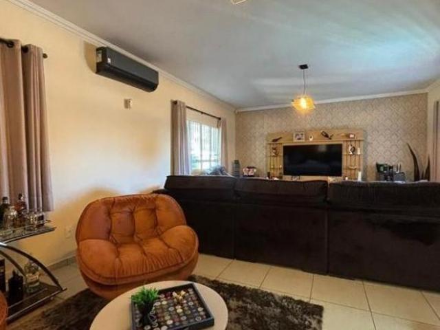 Ampla casa no Jardim Planalto excelente acabamento fácil acessos as principais rodovias
