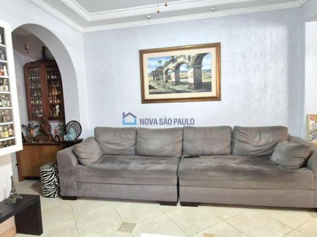 Ampla casa à venda no Cambuci