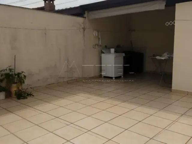 Ampla Casa Assobradada no Jardim América com 180m² de Terreno e 100m² de Construção