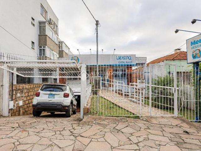 Ampla casa com 4 quartos no Cristo Redentor