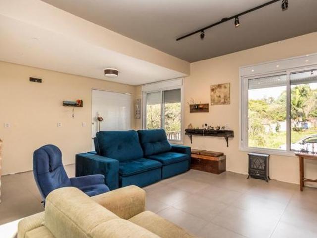 Ampla casa com 3 quartos e 2 vagas no Verdes Campos!