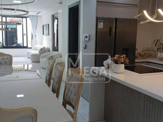 Ampla Casa com 3 Suítes e Varanda Gourmet na Vila Arcádia – Sofisticação e Conforto em 250m²