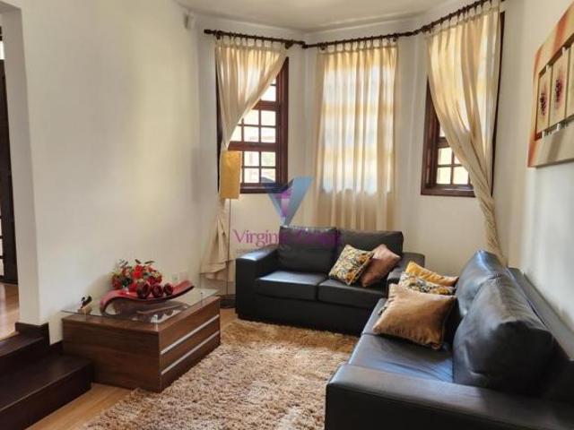 Ampla casa com espaço gourmet completo
