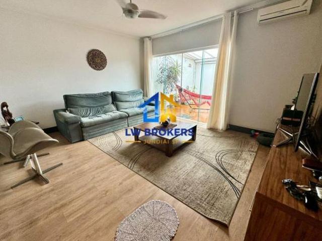 Ampla Casa com Garagem Fechada e Área Gourmet Oportunidade!
