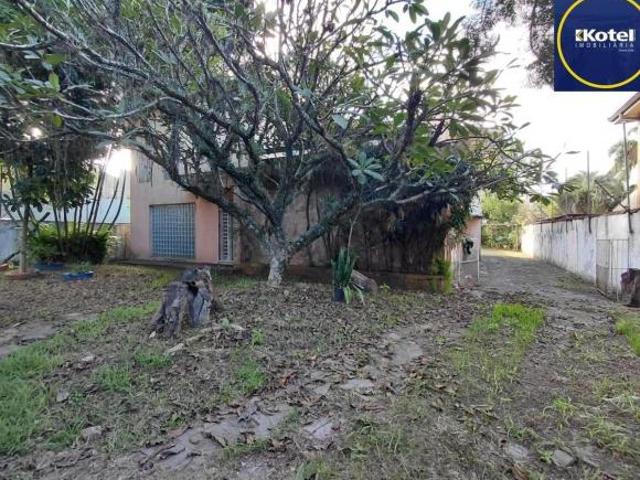 Ampla casa com pátio Bairro Teresópolis