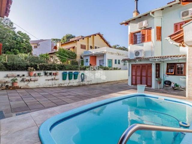 Ampla Casa com Potencial para Asilo ou Clínica Médica. Localização Privilegiada n Bairro Cristo Rede