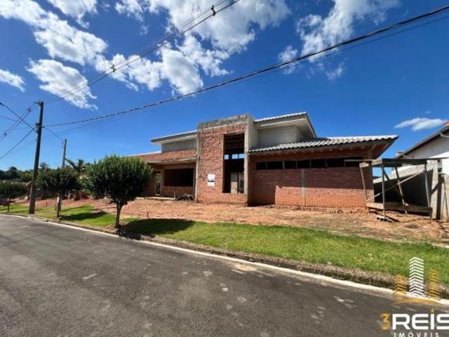 AMPLA CASA EM CONSTRUÇÃO DE ALTO PADRÃO EM CONDOMÍNIO EM SOCORRO/SP