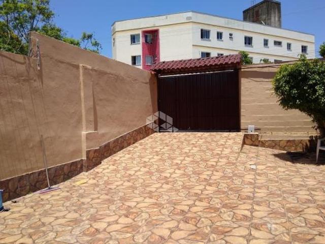 Ampla casa próximo a Puc