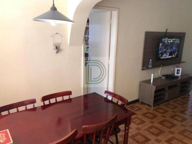 Ampla casa térrea com 150 m² bem distribuída em 3 dormitórios